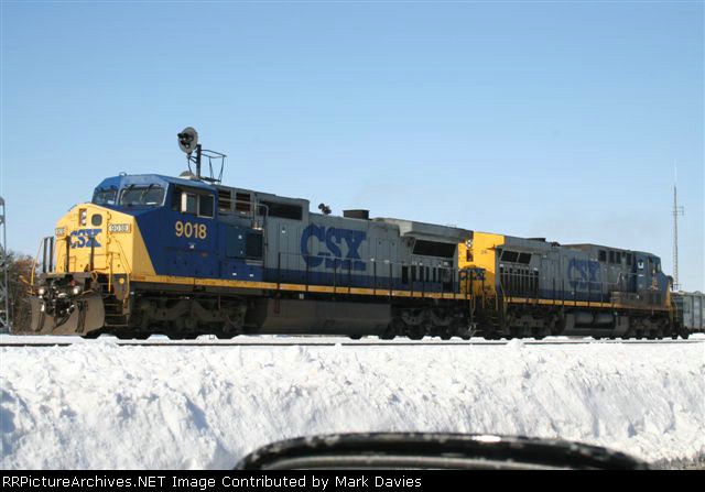 CSX 9018 + 26
